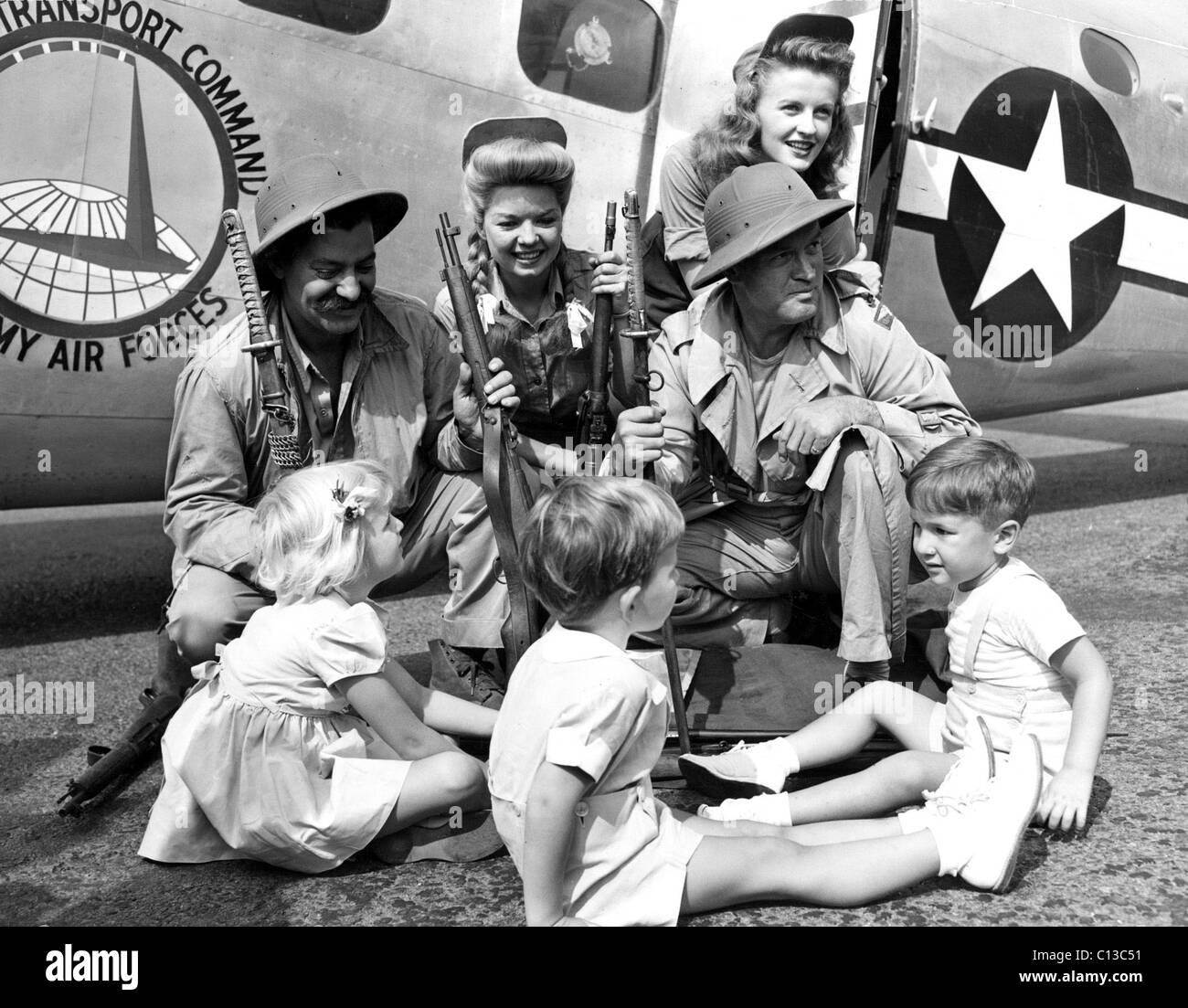 Jerry Colonna, Frances Langford, Bob Hope, Patty Thomas return from ...