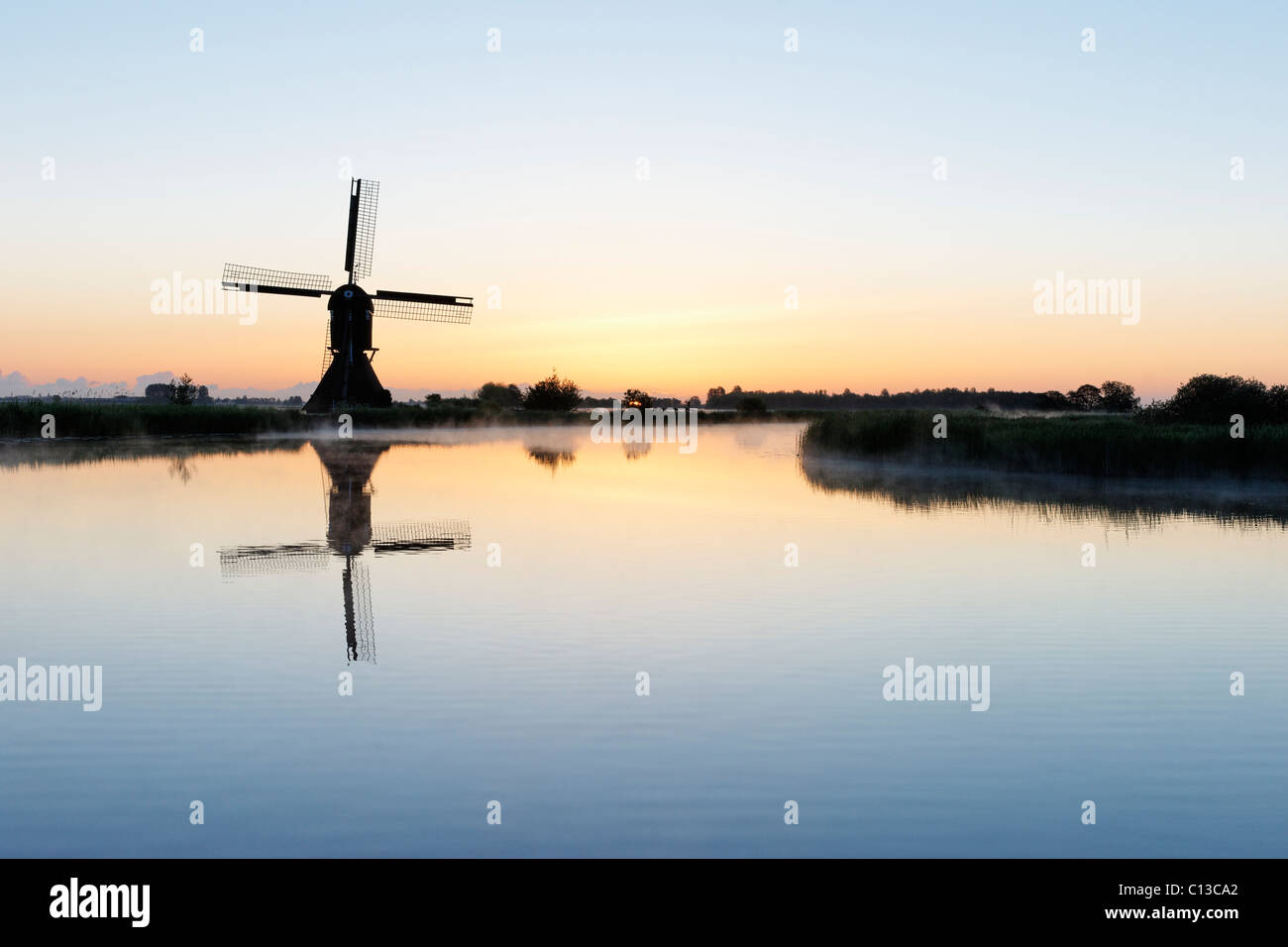 Windmill. The Broekmolen near Streefkerk, South Holland, Netherlands ...