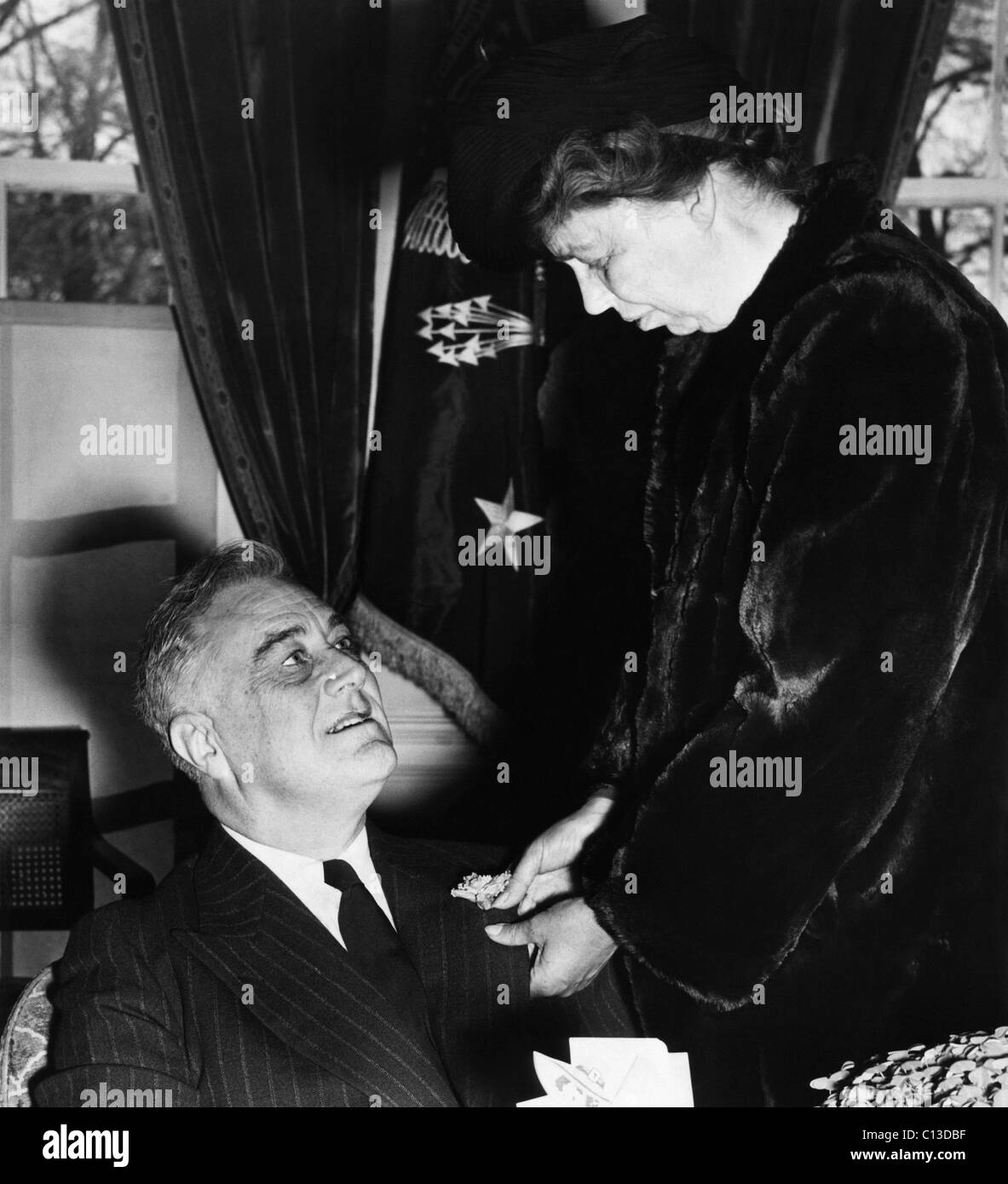 Eleanor roosevelt 1940s hi-res stock photography and images - Alamy