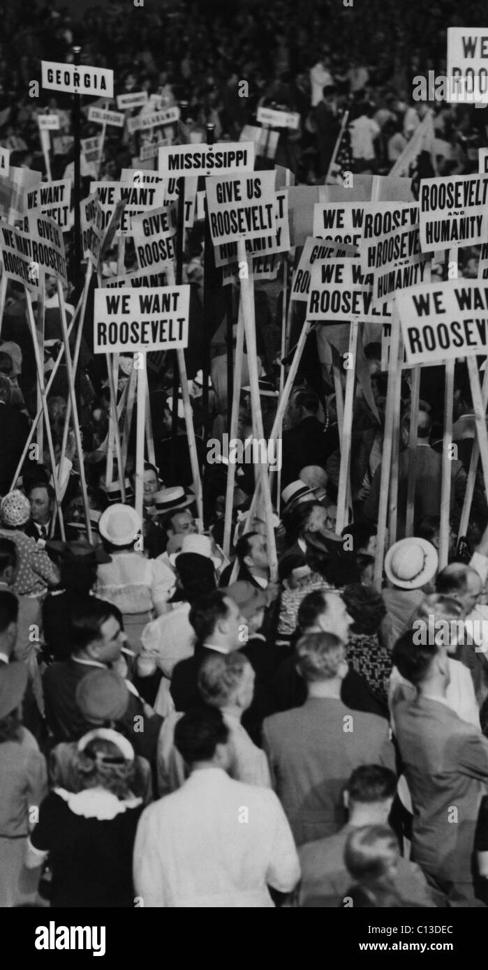 President fdr signs hi-res stock photography and images - Alamy