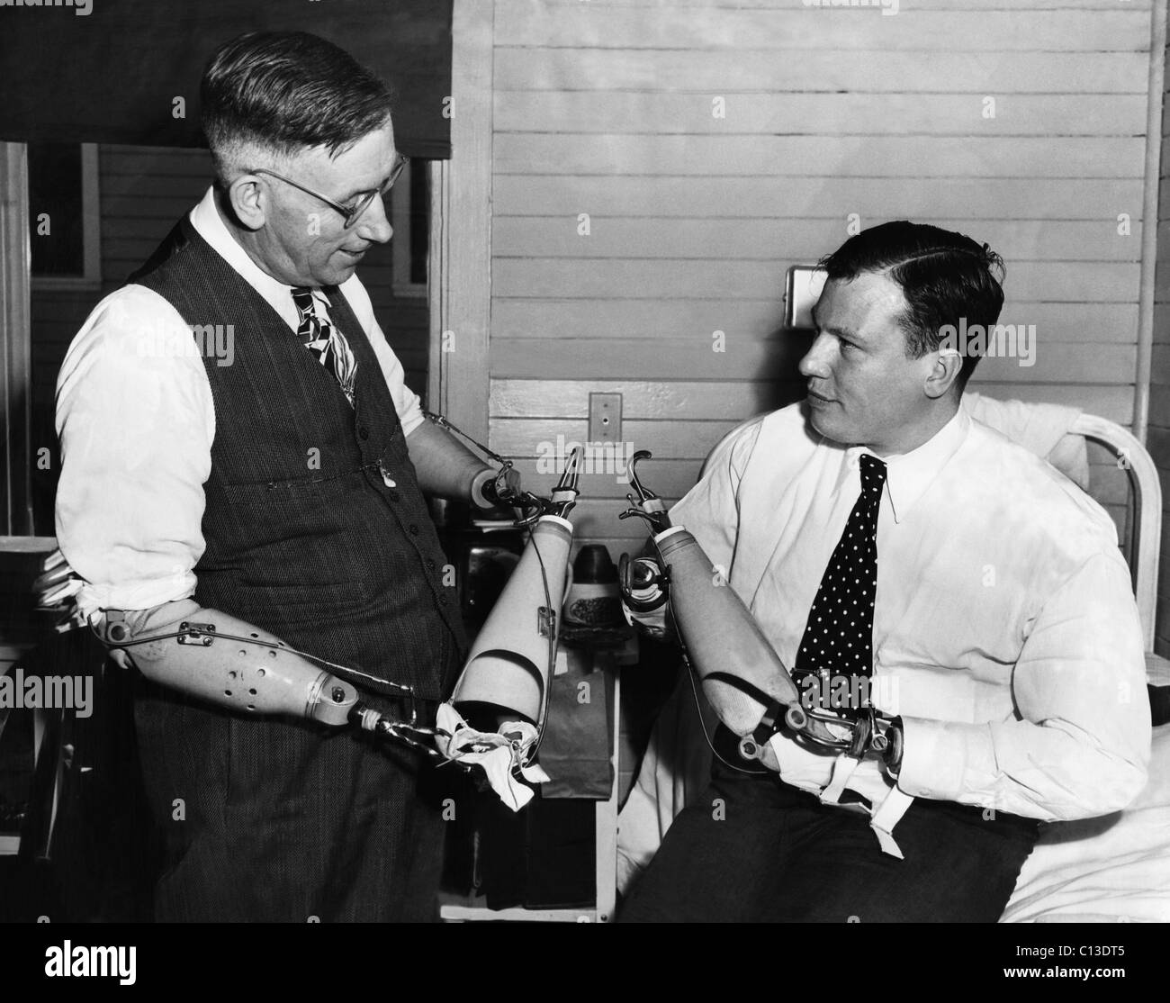Actor and World War II amputee Harold Russell (right) and World War I ...
