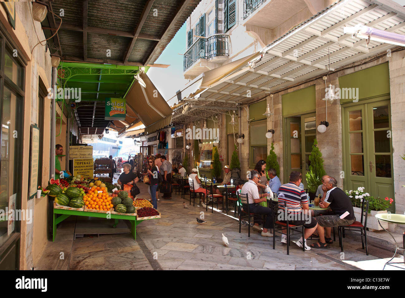 Greek fruit market hi-res stock photography and images - Alamy
