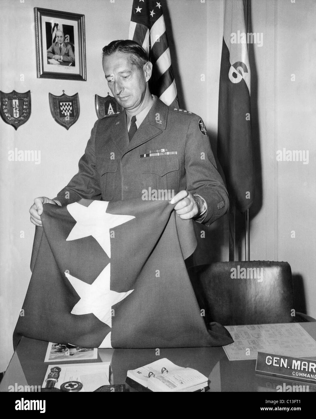 General Mark Clark, 1949 Stock Photo - Alamy