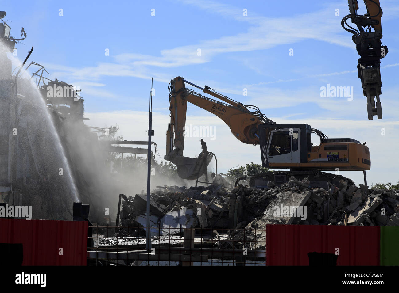 Demolition yard hi-res stock photography and images - Alamy