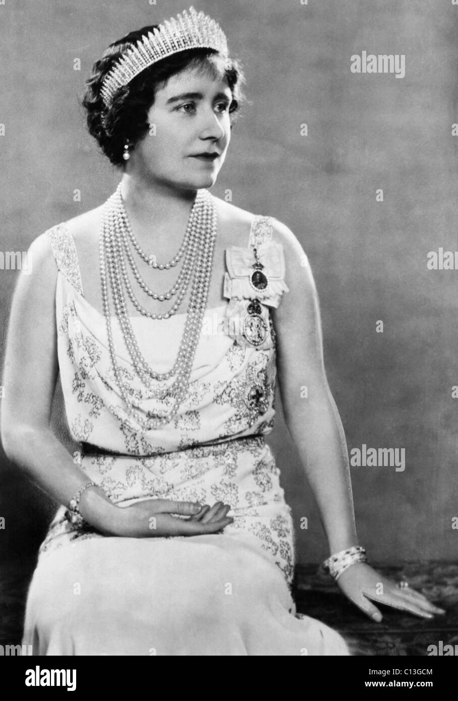Queen elizabeth queen mother 1900 2002 Black and White Stock Photos & Images - Alamy