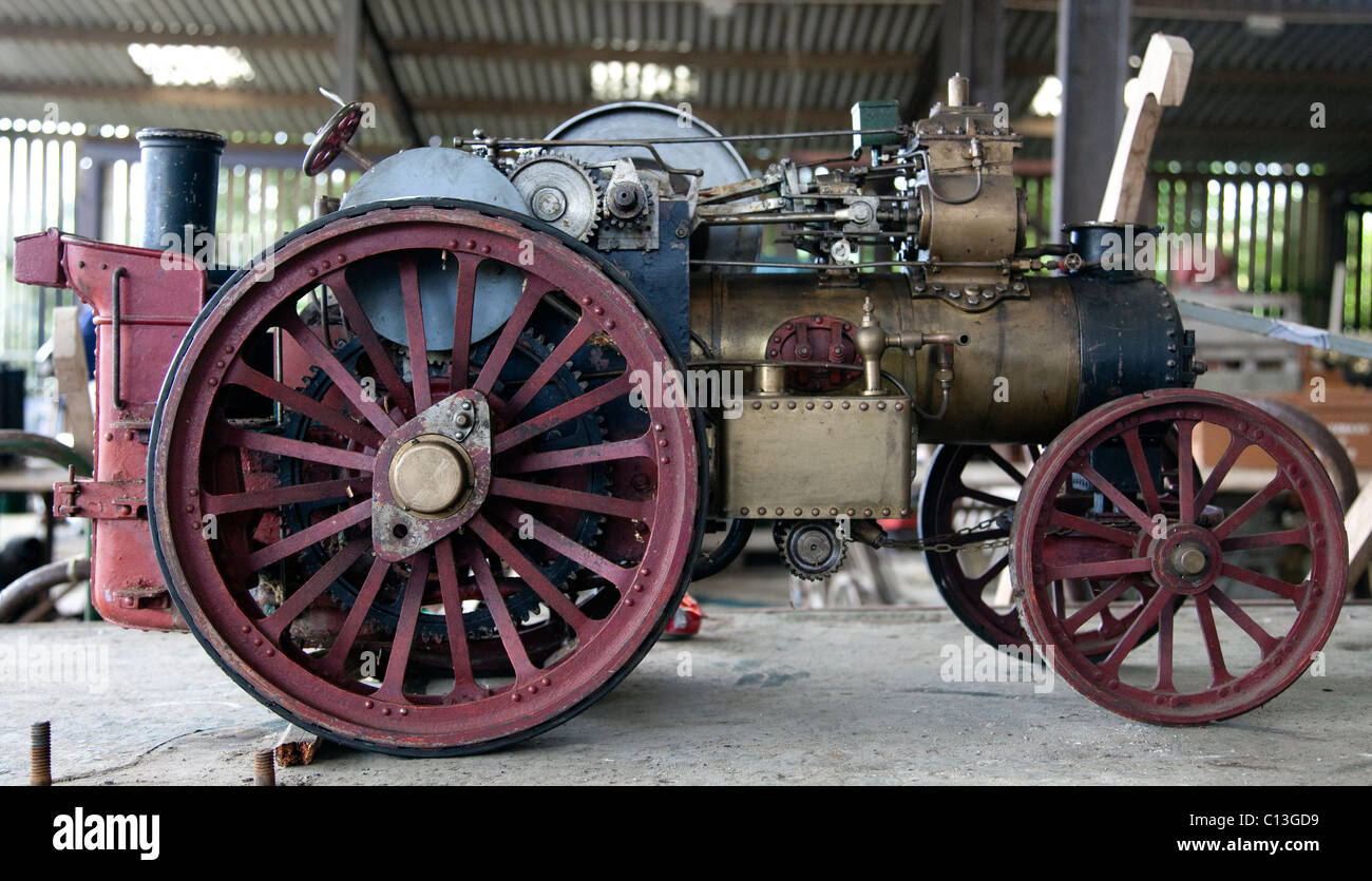 Vintage steam engine wheel hi-res stock photography and images - Alamy