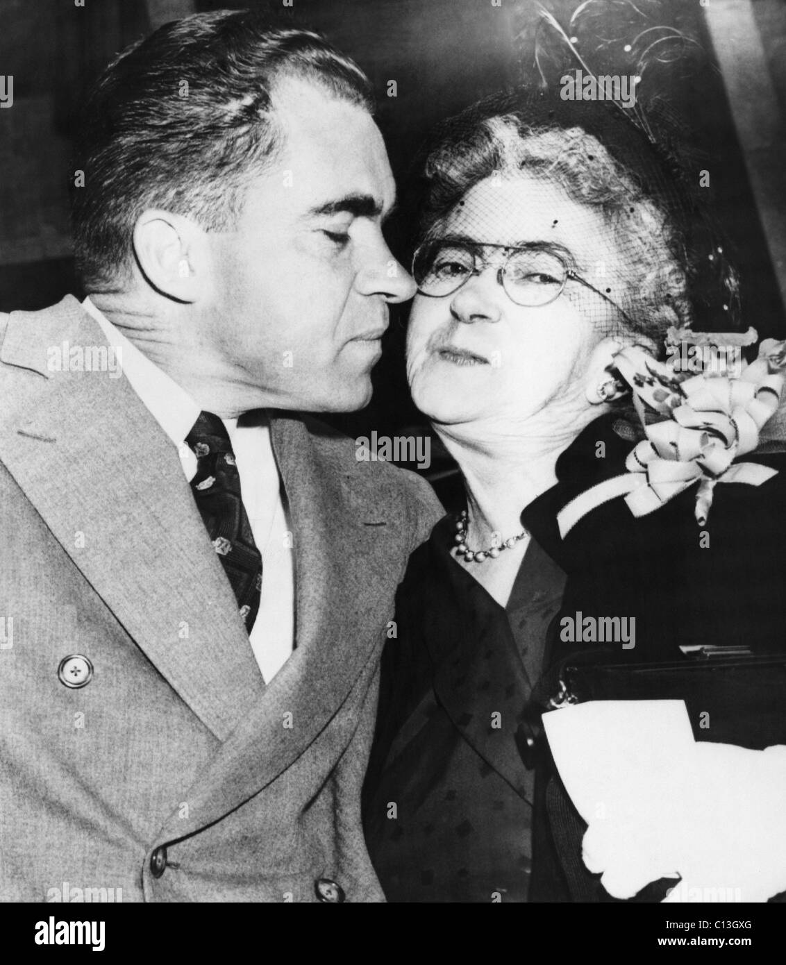 1952 Presidential campaign, Nixon Family. Senator and Vice Presidential ...