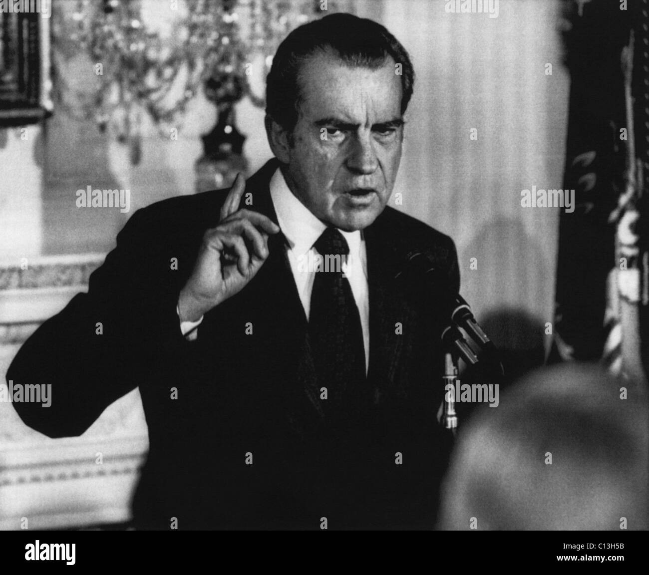 Nixon Presidency. US President Richard Nixon addresses a group of ...