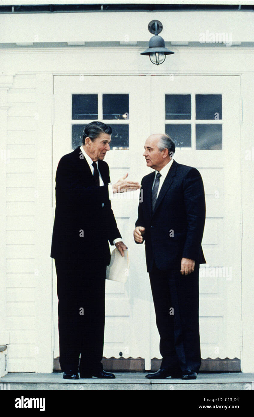 Gorbachev and reagan hi-res stock photography and images - Alamy