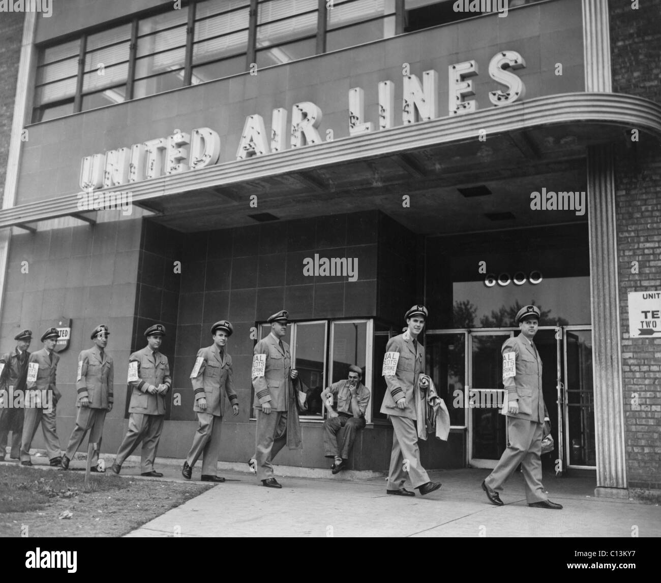 Picket line 1950s hi-res stock photography and images - Alamy
