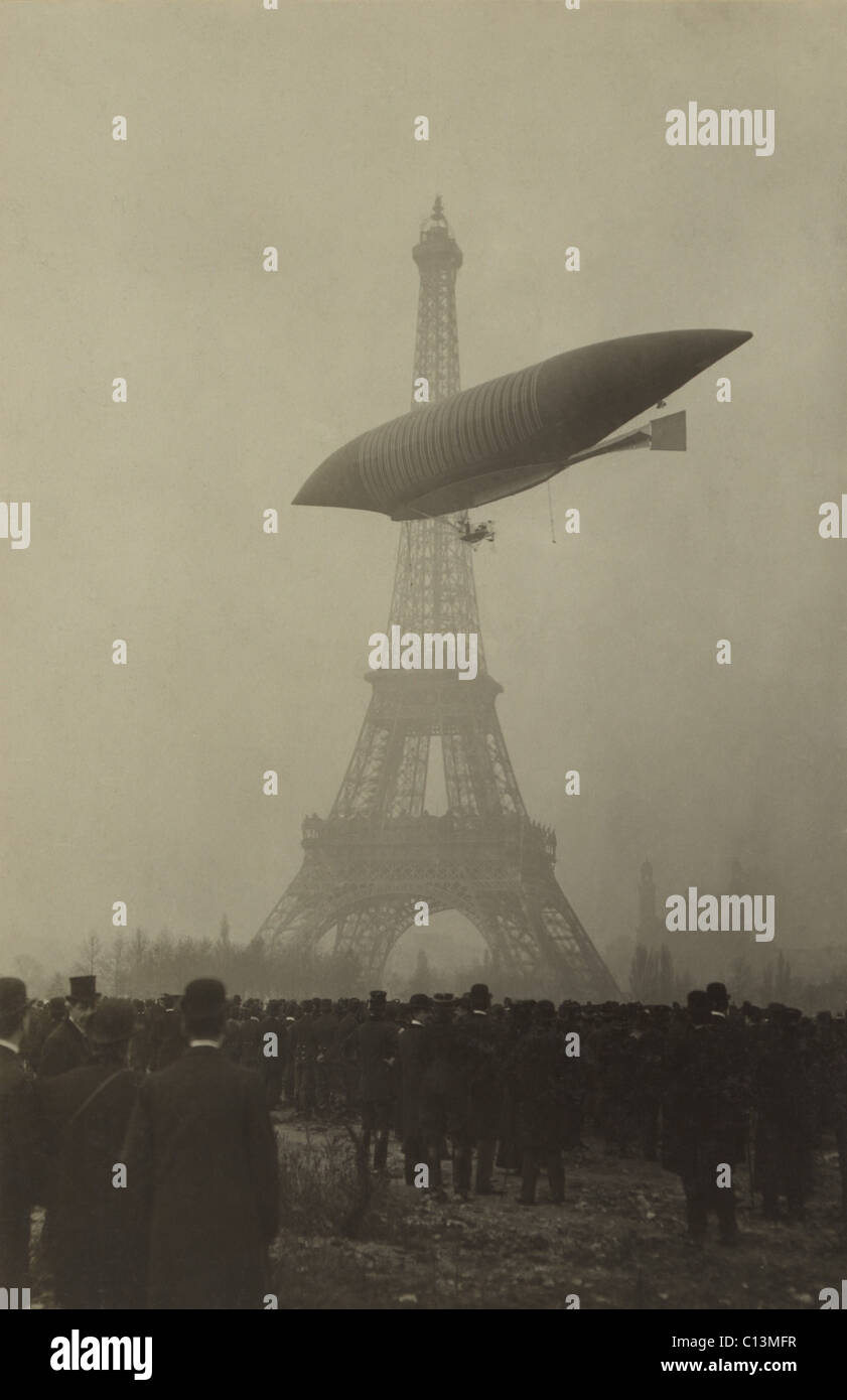 Semi rigid airships hi-res stock photography and images - Alamy