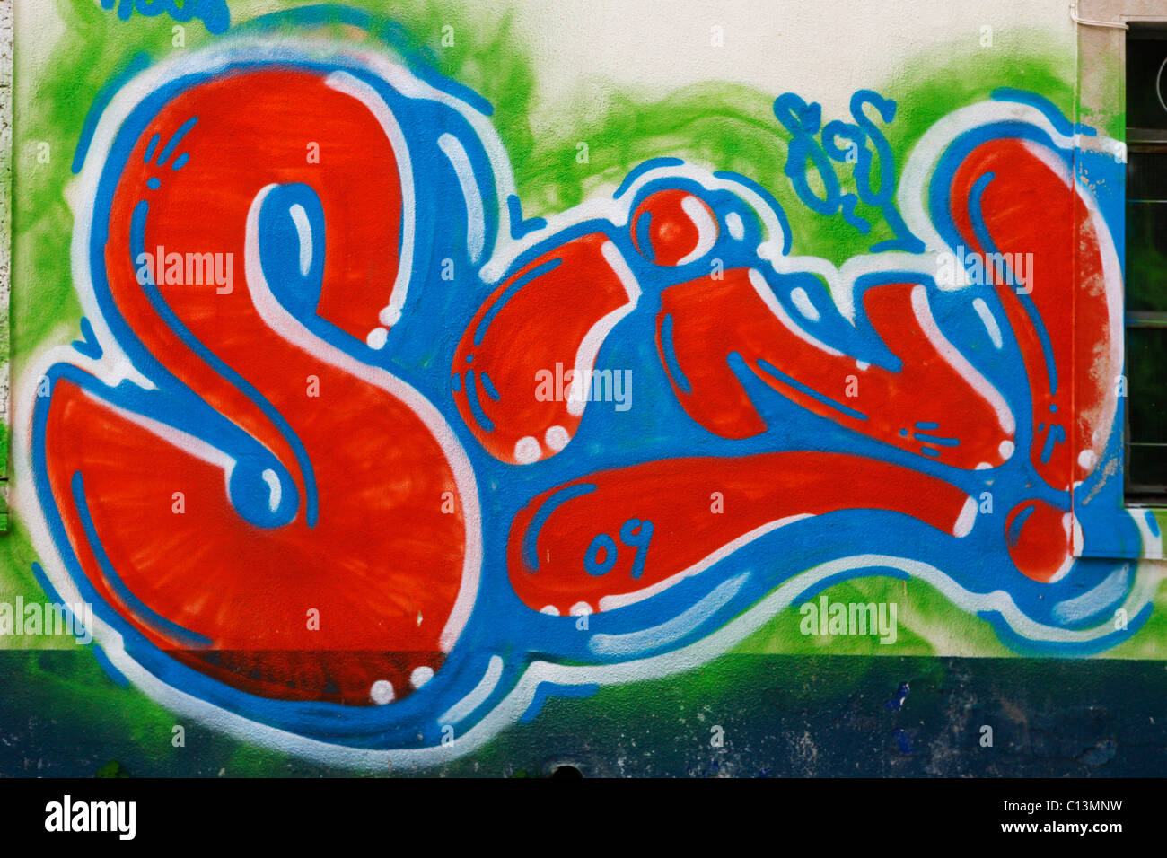 Exclamation mark graffiti hi-res stock photography and images - Alamy