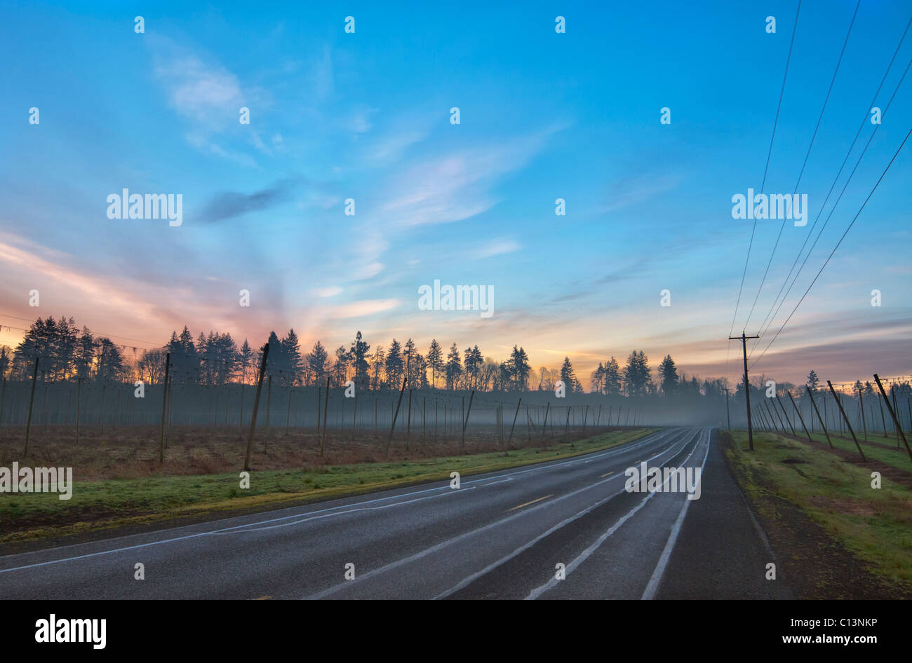 Highway fog sunrise oregon hi-res stock photography and images - Alamy