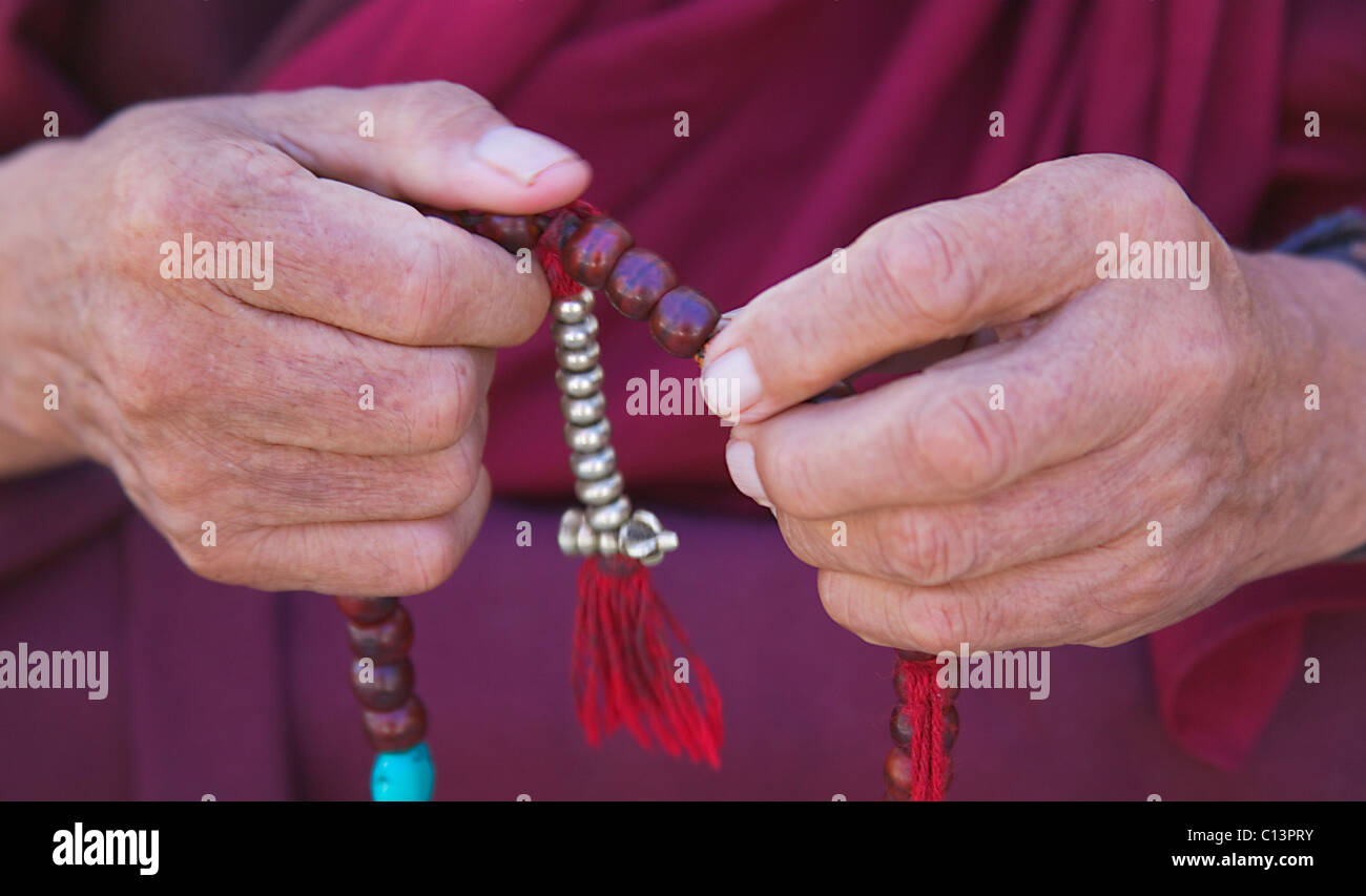 India prayer beads hi-res stock photography and images - Alamy