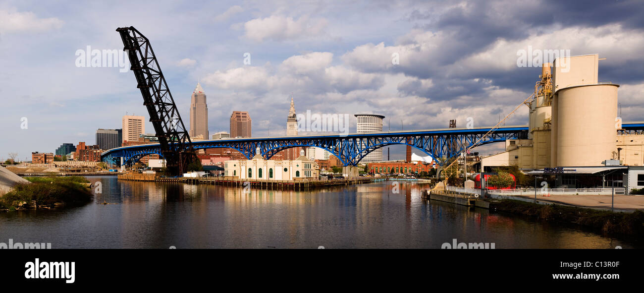 Cleveland ohio industrial city hi-res stock photography and images - Alamy