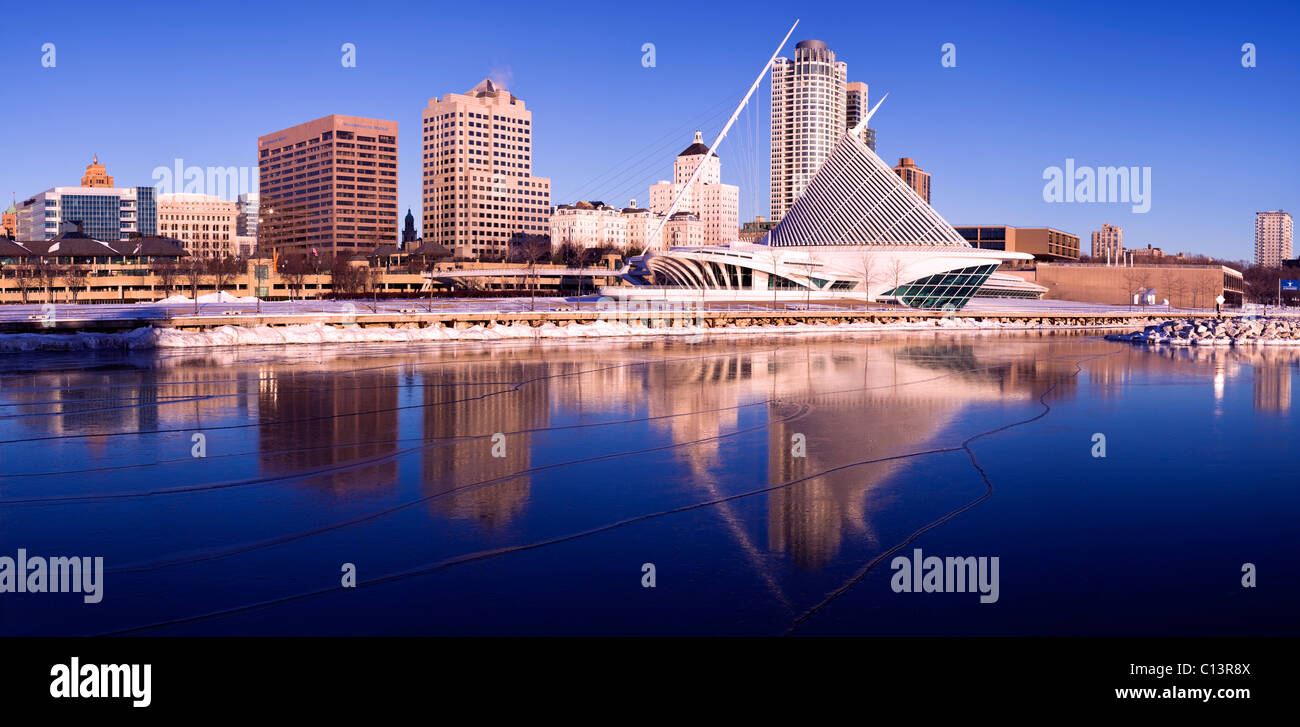 Milwaukee skyline hi-res stock photography and images - Alamy