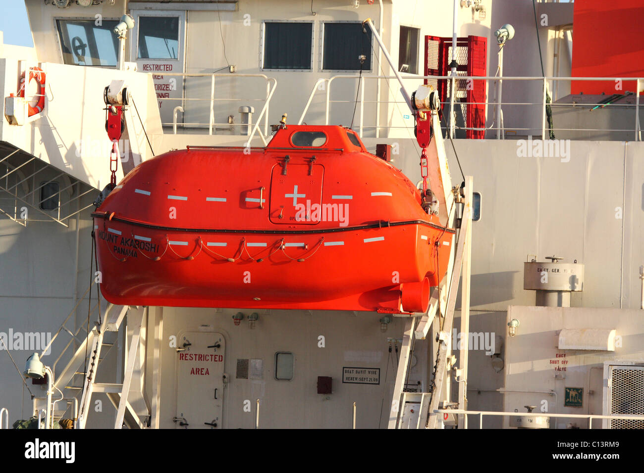 Life saving apparatus hi-res stock photography and images - Alamy