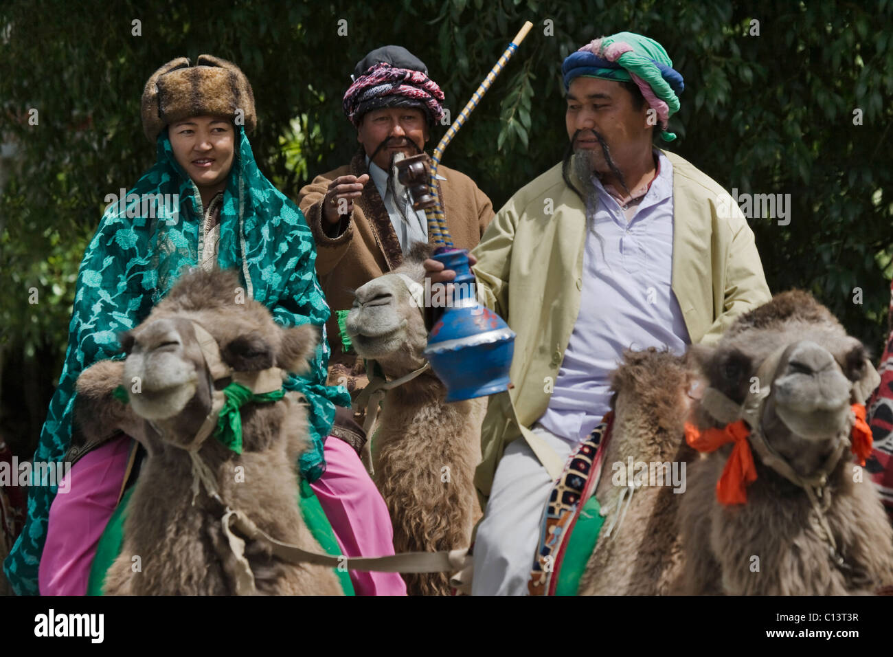 Local tribespeople in traditional costume come to Ladakh Festival, Leh ...