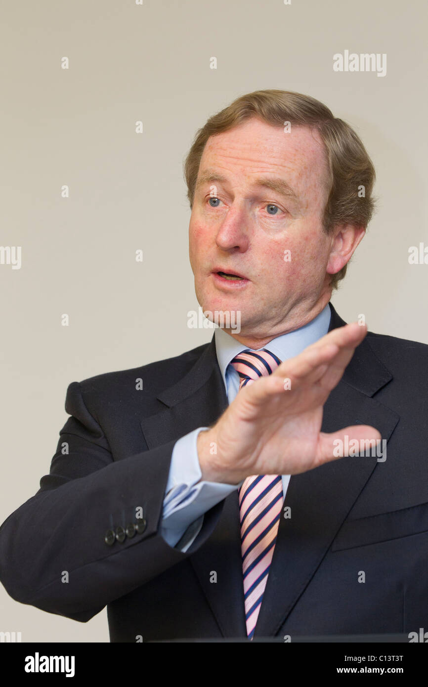 Taoiseach enda kenny speak hi-res stock photography and images - Alamy