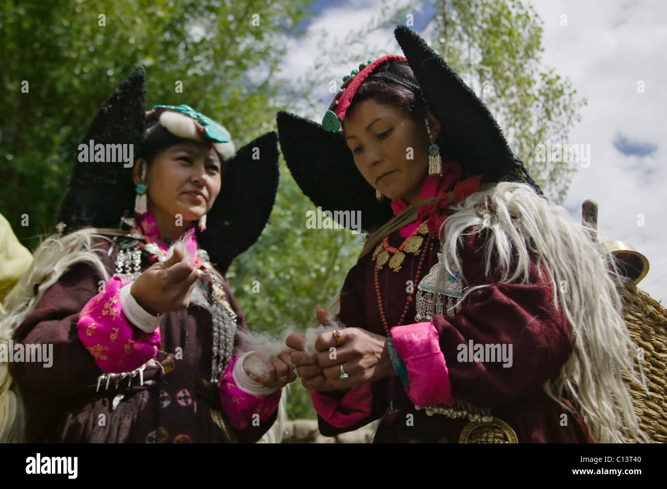 Local tribespeople in traditional costume come to Ladakh Festival, Leh ...
