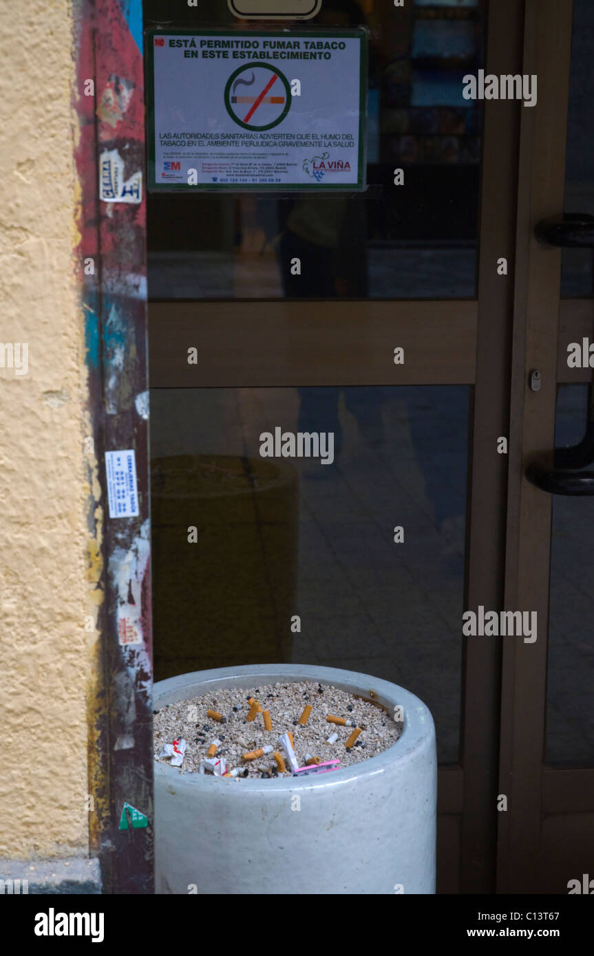 Ashtray Sign High Resolution Stock Photography and Images - Alamy