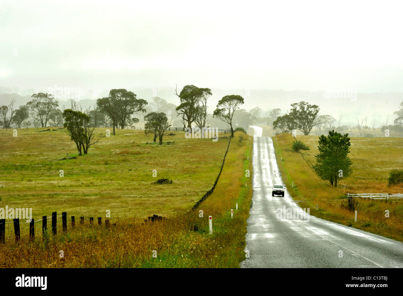 Country road australia hi-res stock photography and images - Alamy
