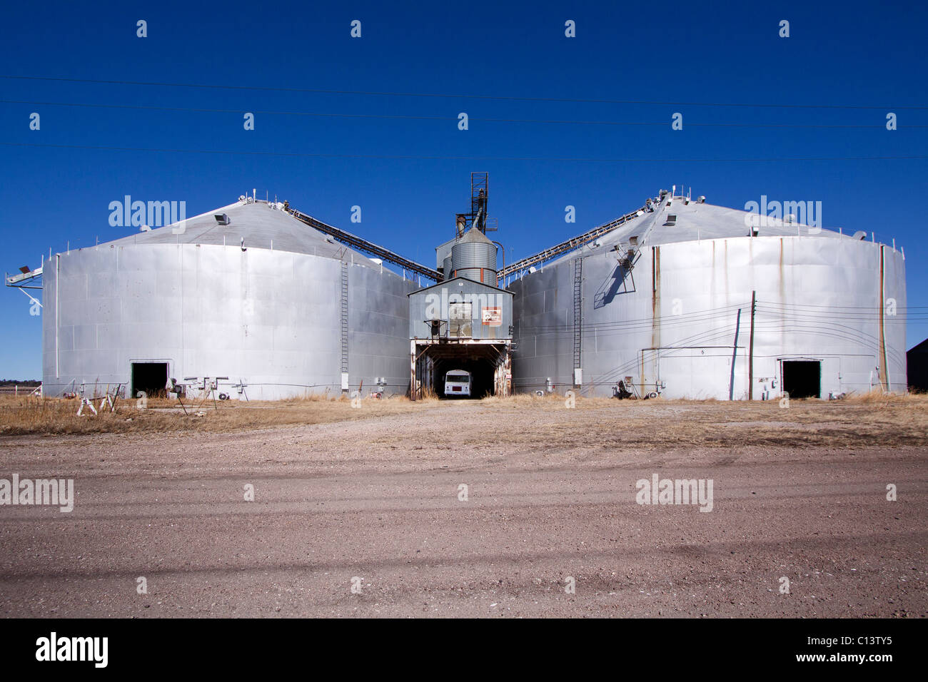 Metal silos hi-res stock photography and images - Alamy