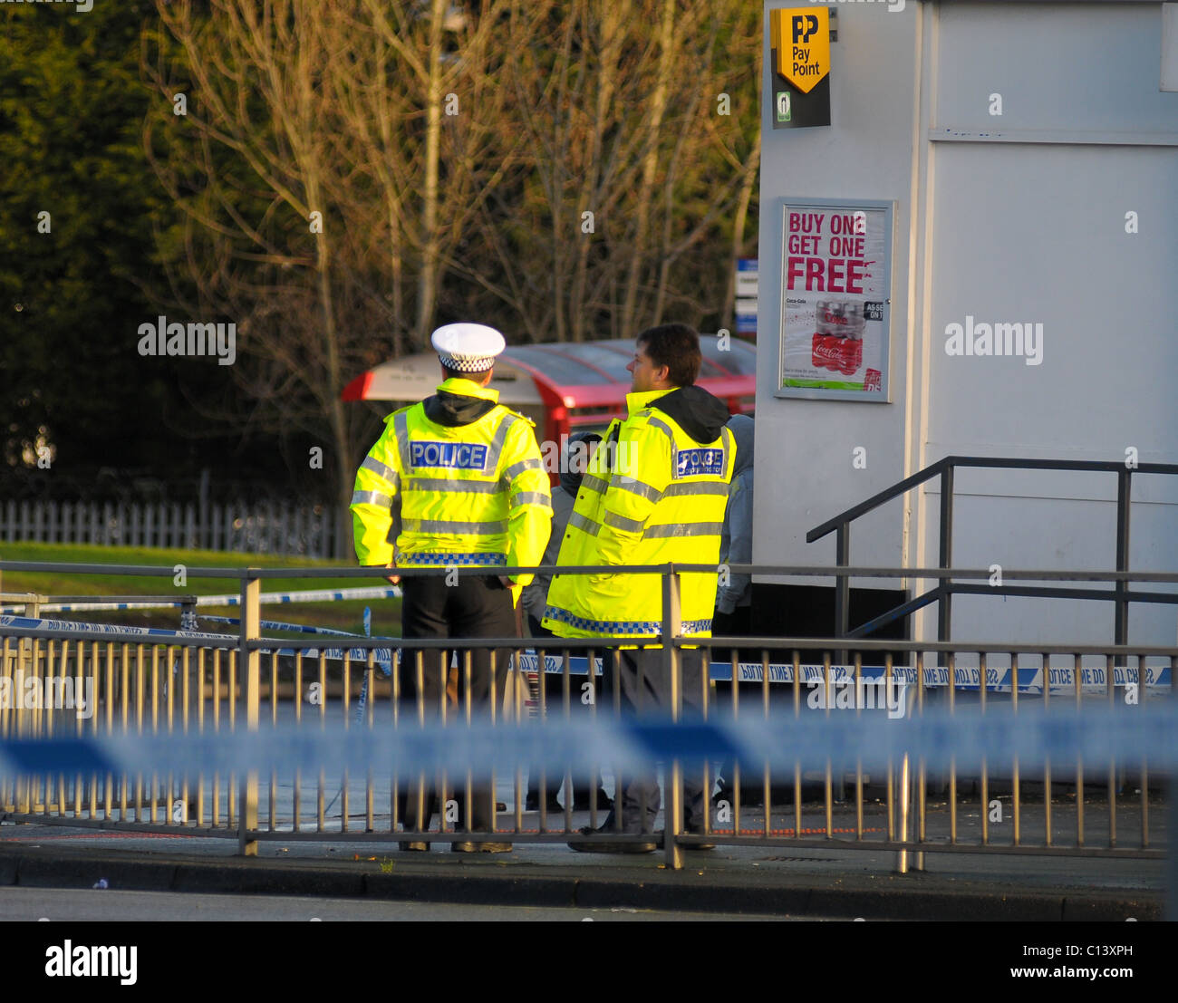 Police look for witnesses around the area Stock Photo - Alamy