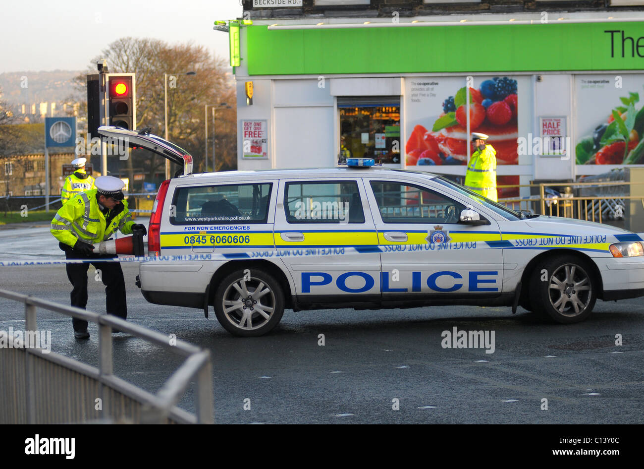 Traffic lights knocked down hi-res stock photography and images - Alamy