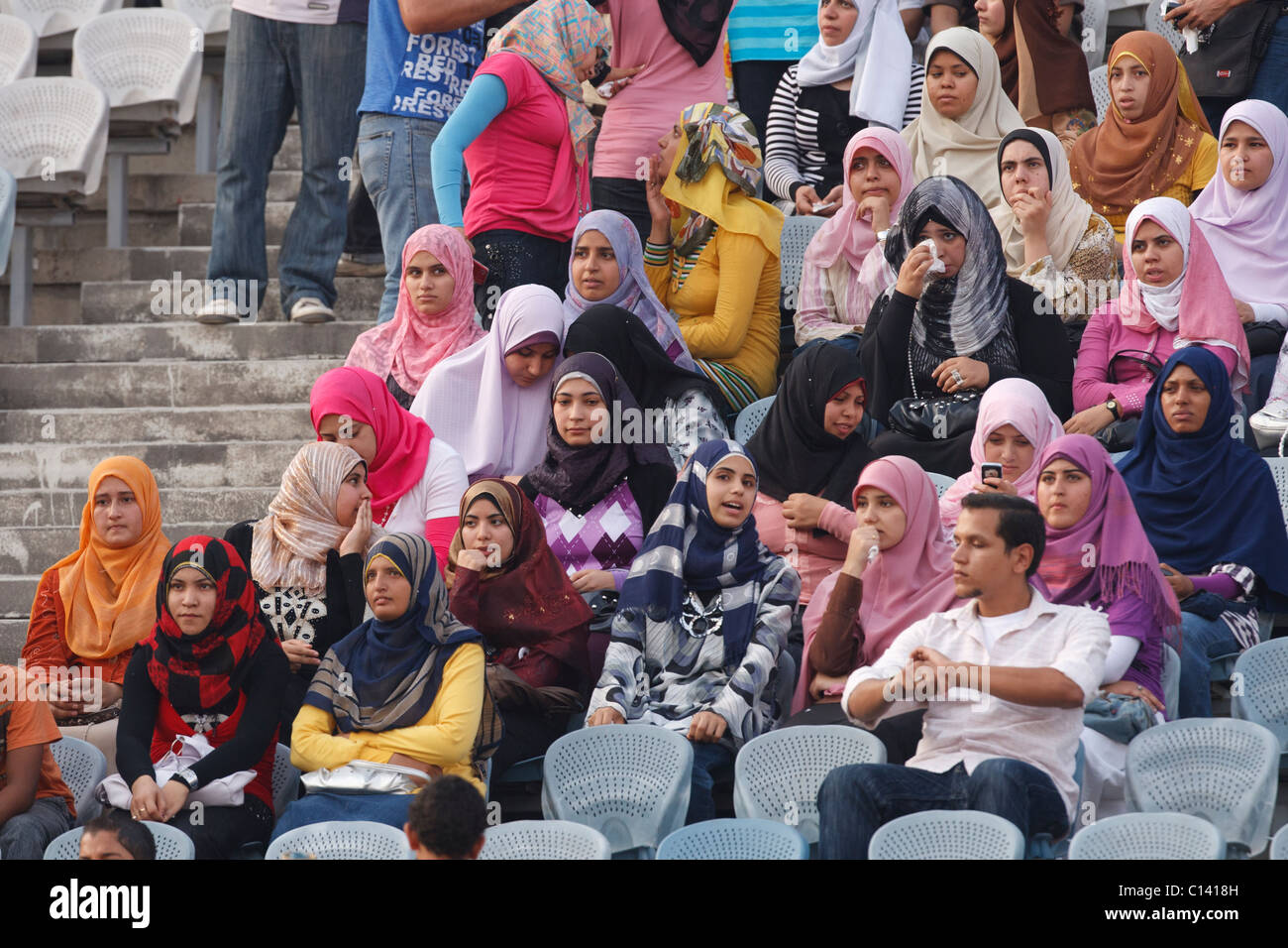 Stadium match crowd teenager hi-res stock photography and images - Alamy