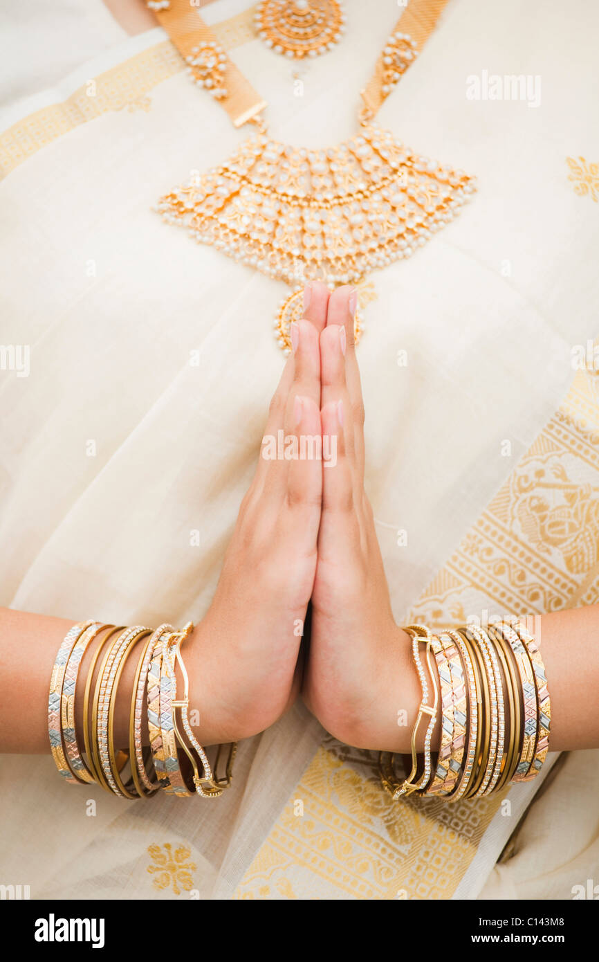 Indian ceremony bride praying hand hi-res stock photography and images ...