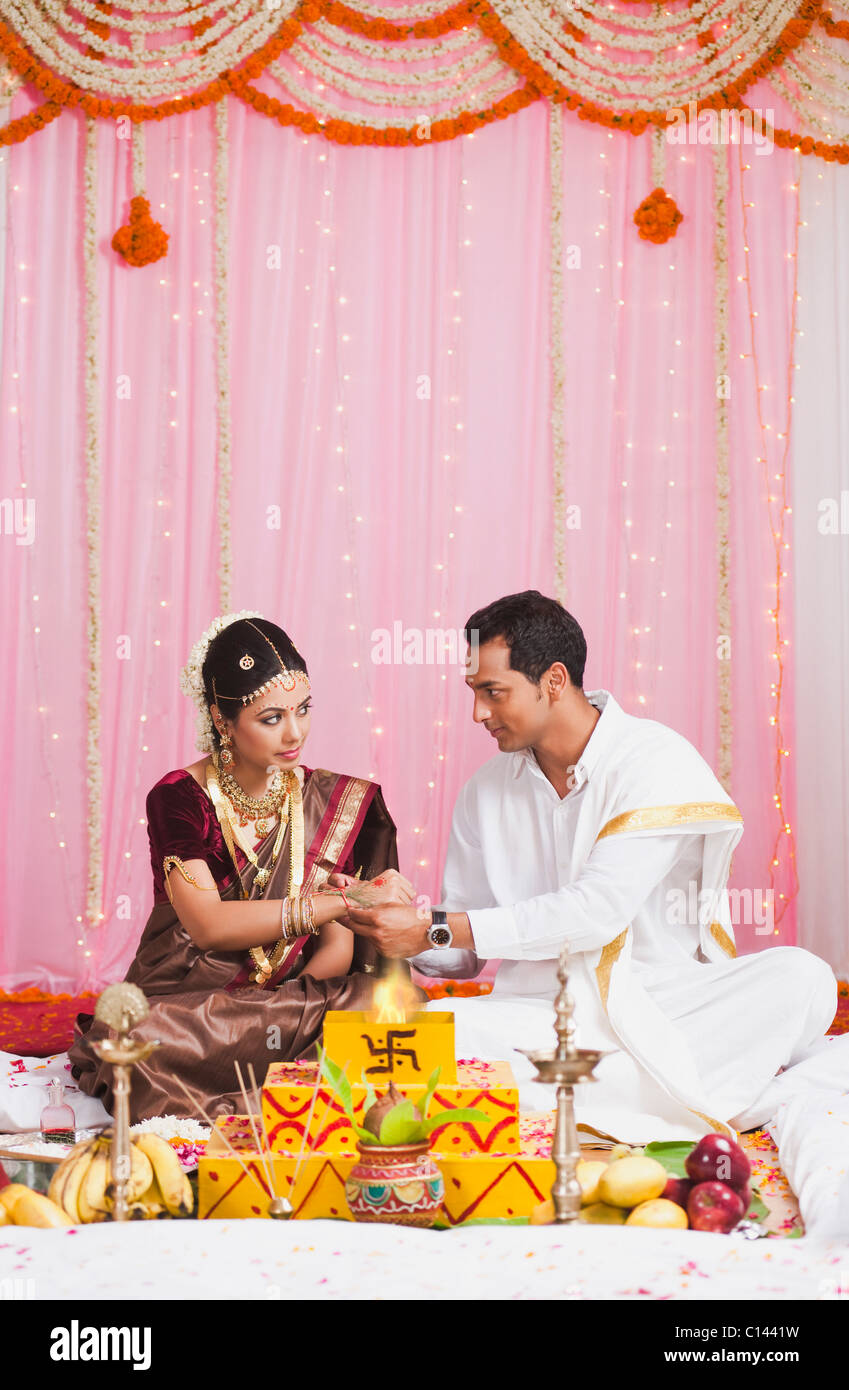 Hindu thread ceremony hi-res stock photography and images - Alamy