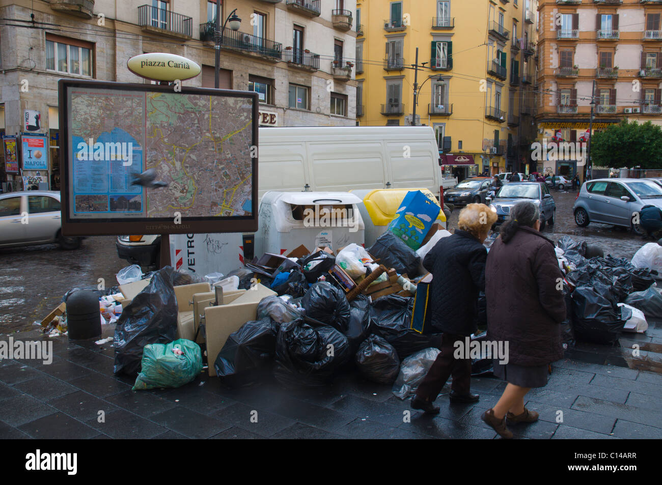 Uncollected trash hi-res stock photography and images - Alamy