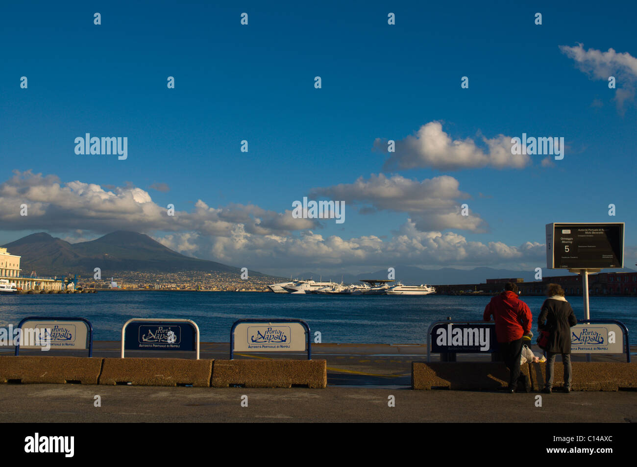 Naples Beverello Port Webcam Molo Beverello, Naples, Italy Online