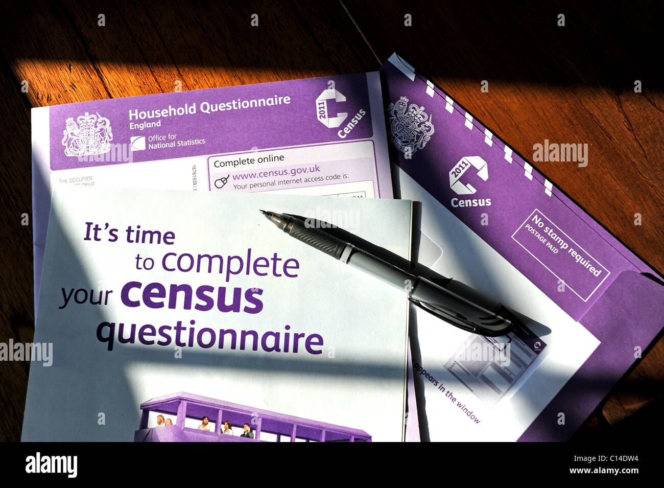 Paper census forms hi-res stock photography and images - Alamy