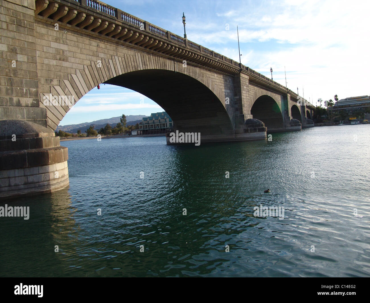 The original London Bridge in its current location at Lake Havasu City ...