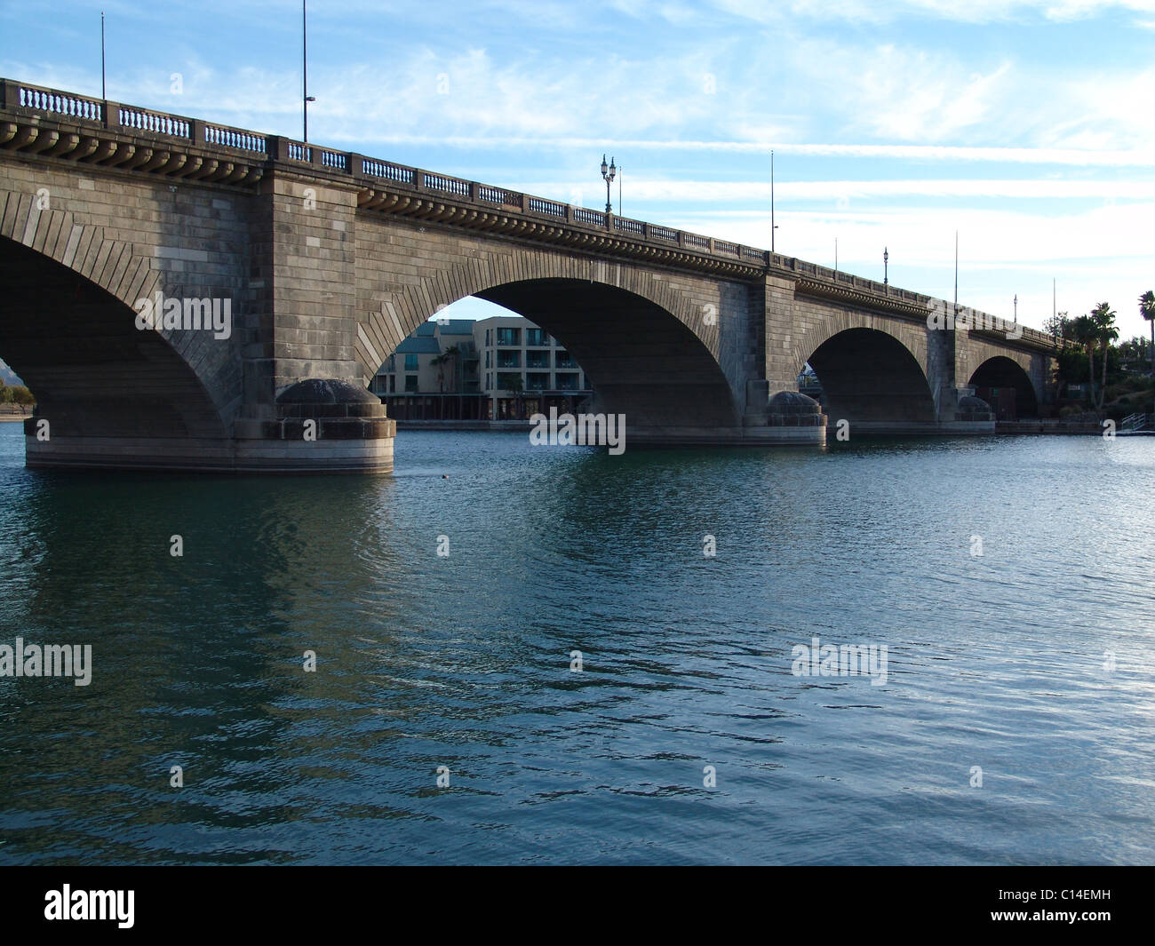 The original London Bridge in its current location at Lake Havasu City ...