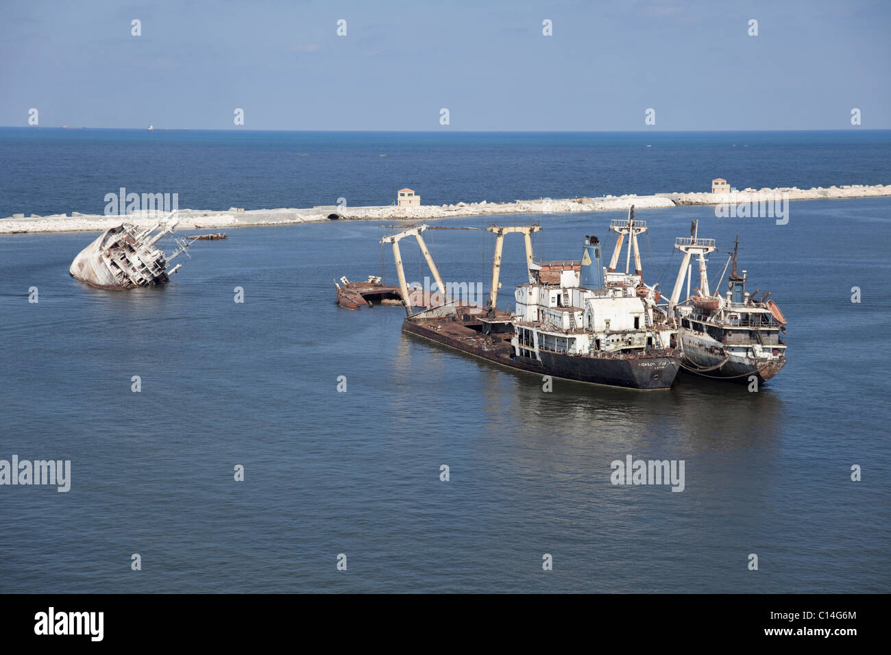 The ship wreck in the port of Alexandria Stock Photo - Alamy