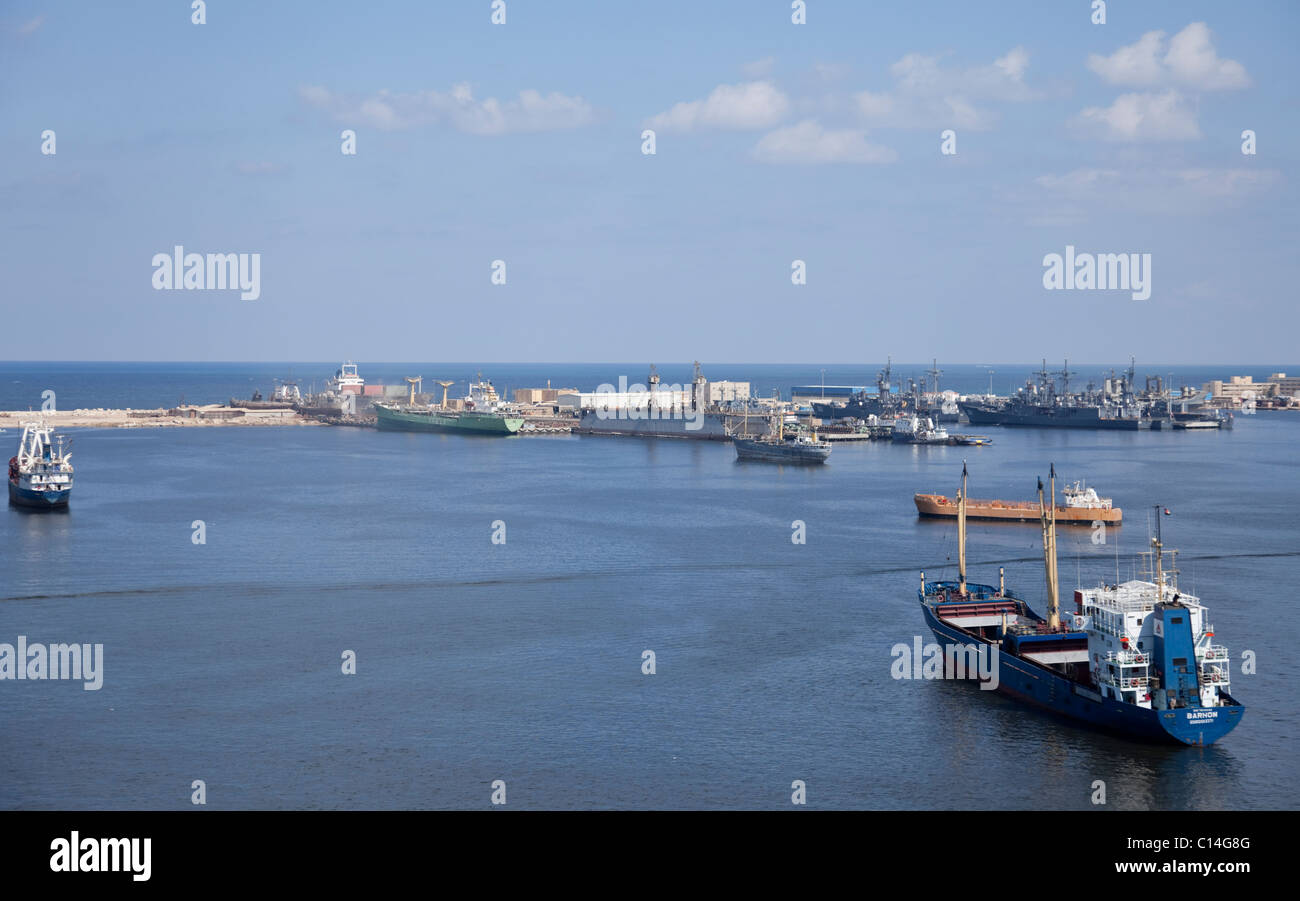 Ships mooring in the port of Alexandria Stock Photo - Alamy