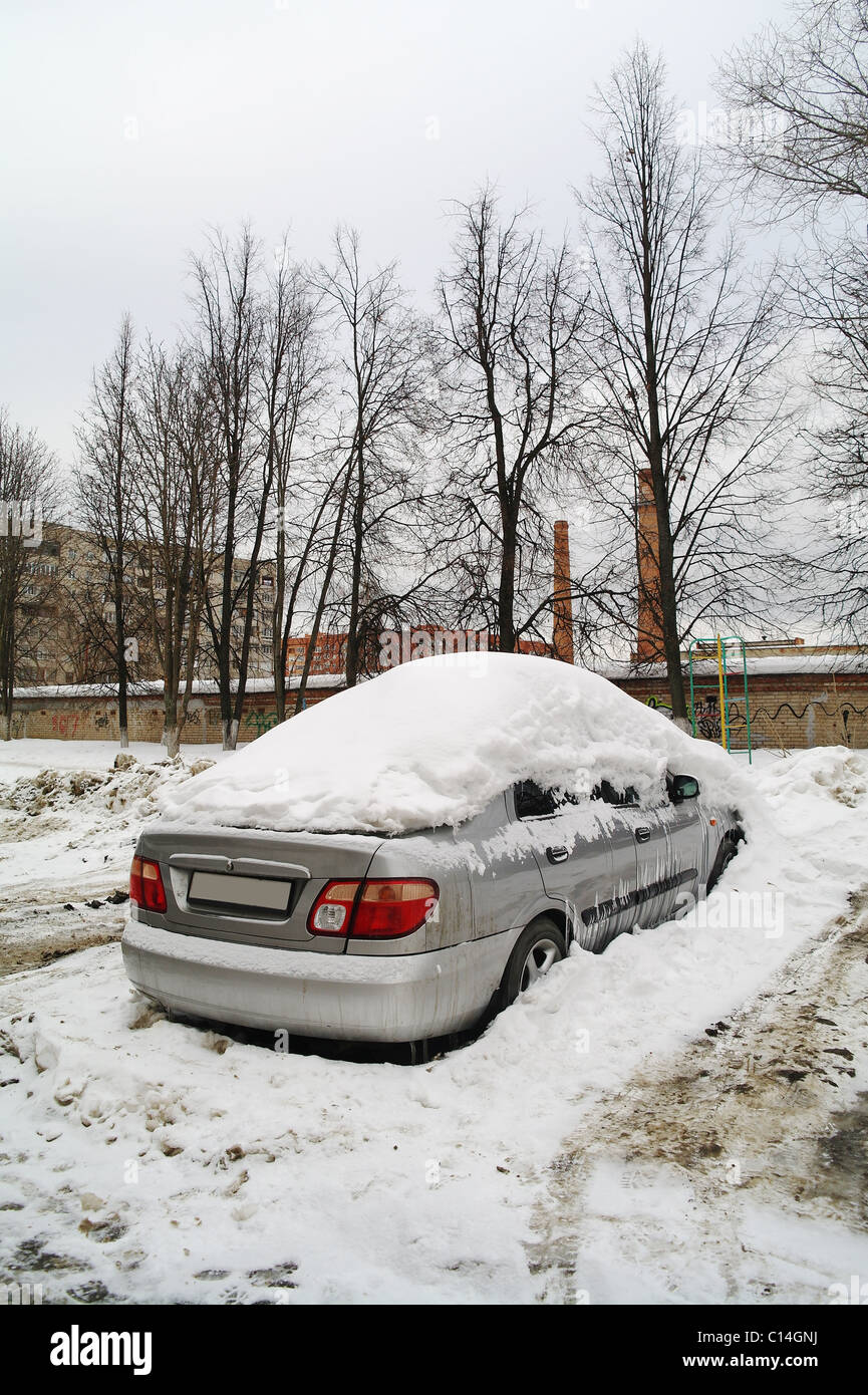 Moscow winter snow car hi-res stock photography and images - Alamy