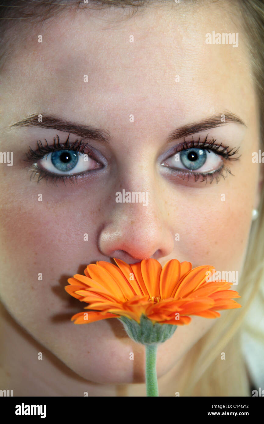 Expressive flower hi-res stock photography and images - Alamy