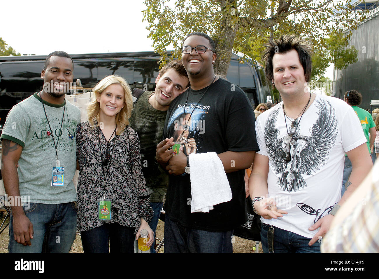 Jessica simpson performs 99 9 kiss hi-res stock photography and images ...