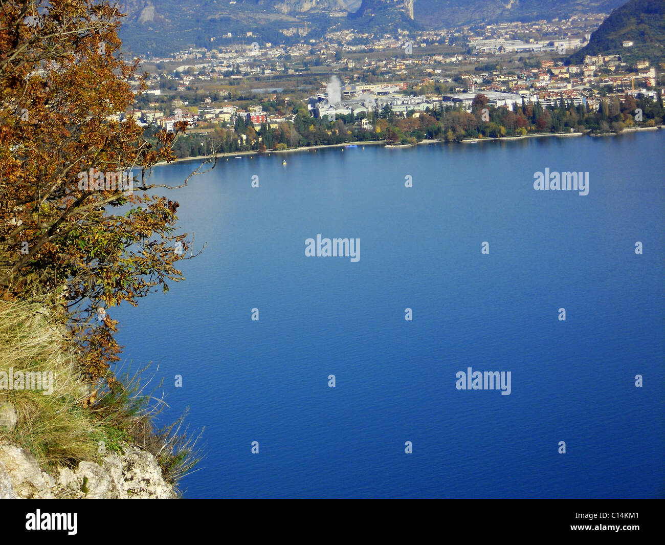 Beautiful lake sand italy hi-res stock photography and images - Alamy