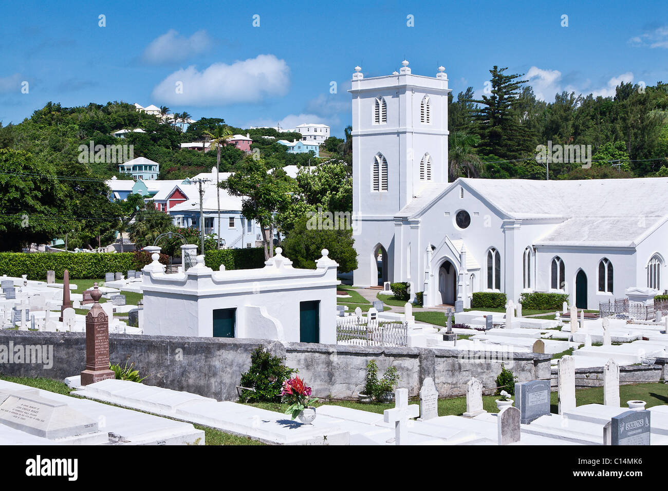 Bermuda church cemetery hi-res stock photography and images - Alamy