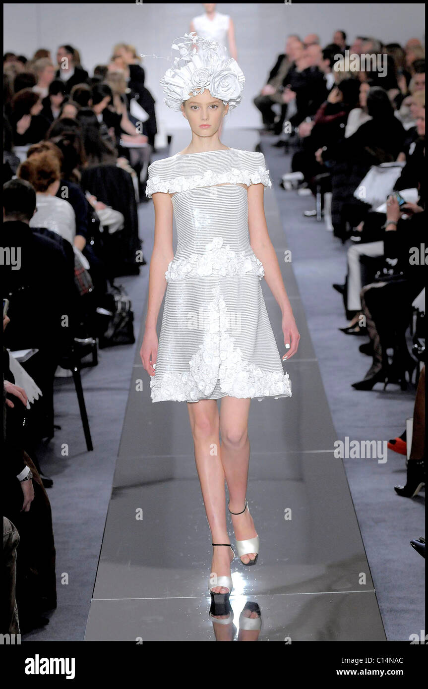 Model Paris Fashion Week - Spring/Summer 2009 - Chanel - Catwalk Paris ...
