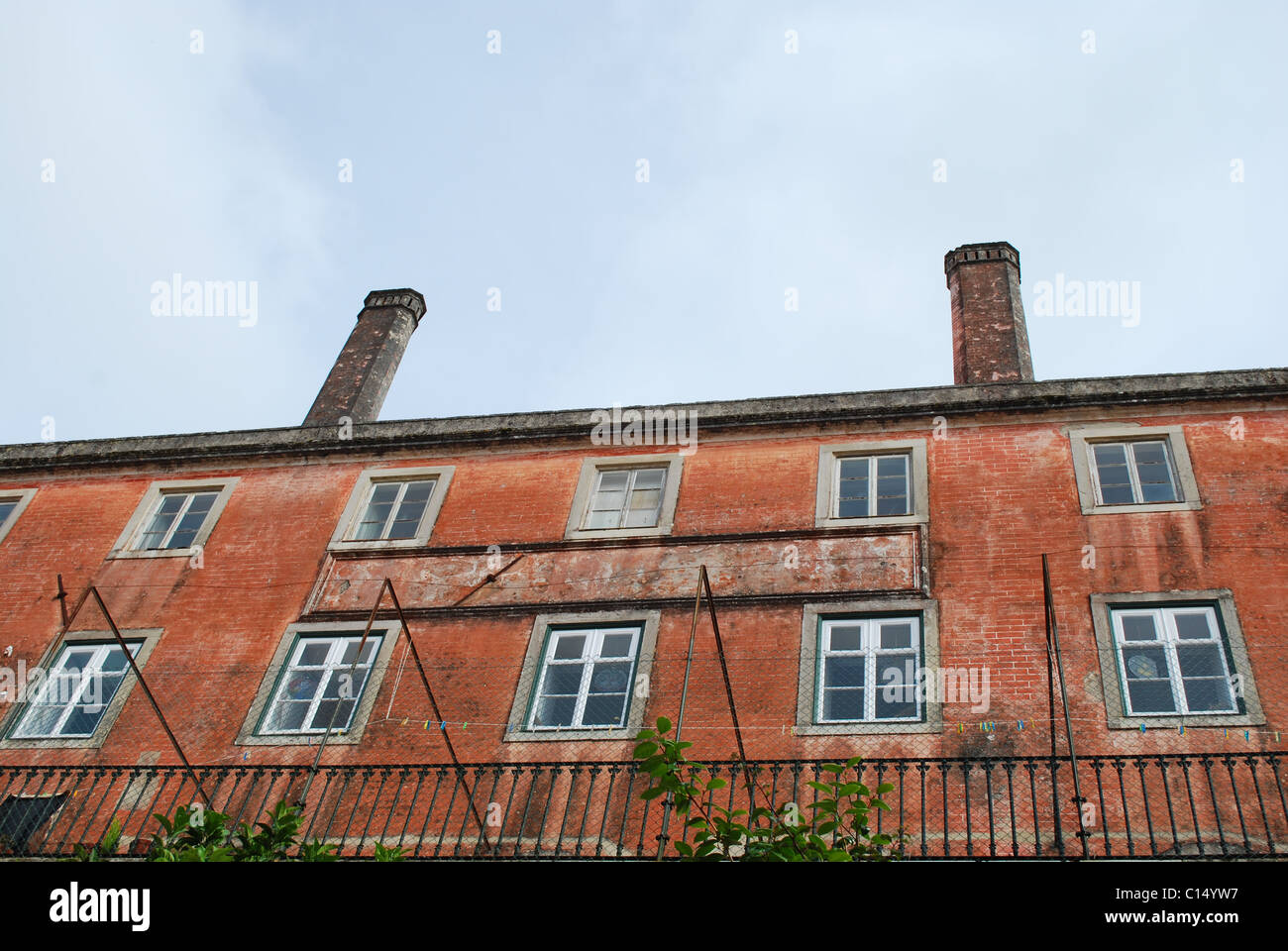 Traditional red brick building hi-res stock photography and images - Alamy