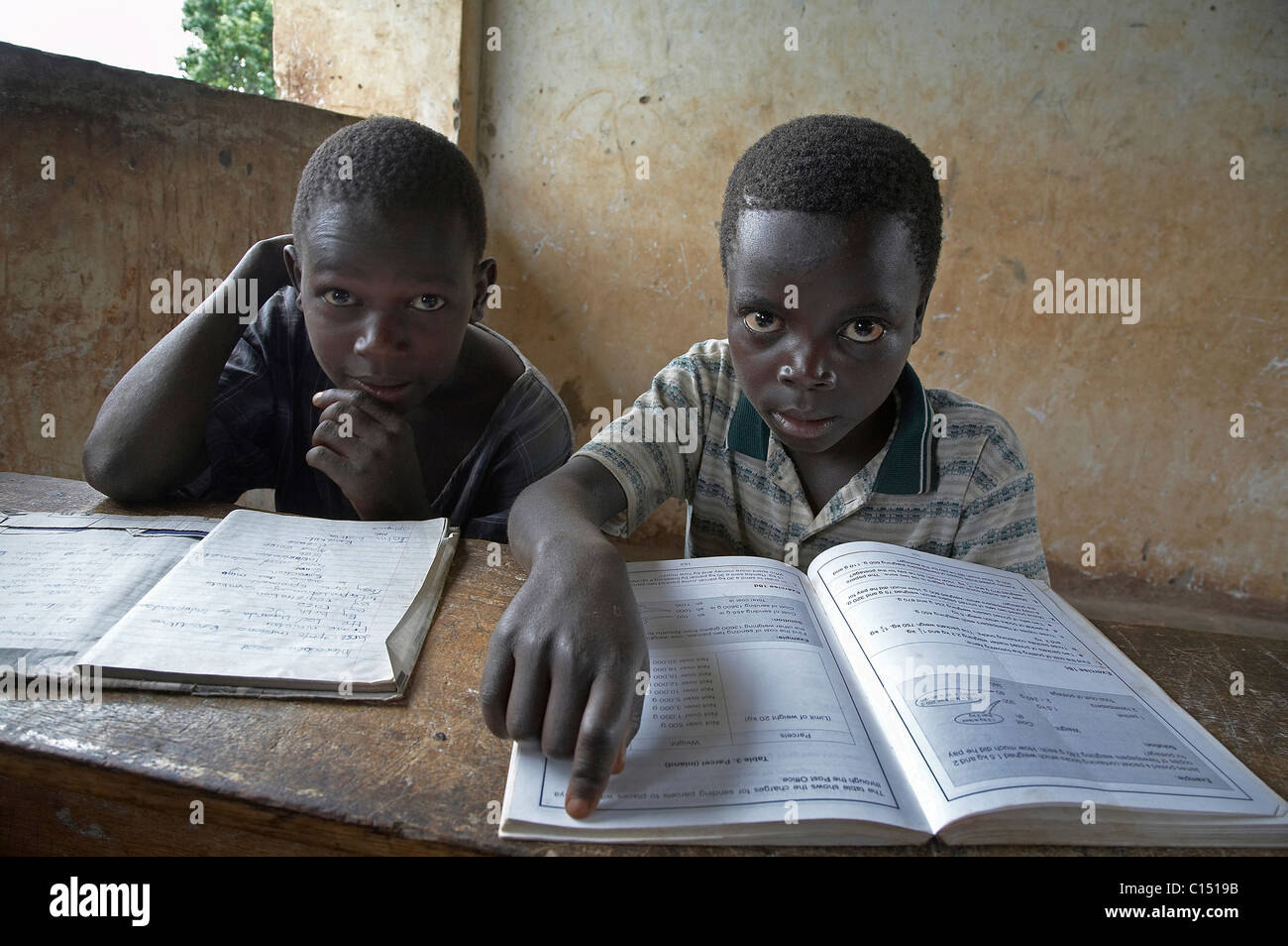 School children in uganda hi-res stock photography and images - Alamy