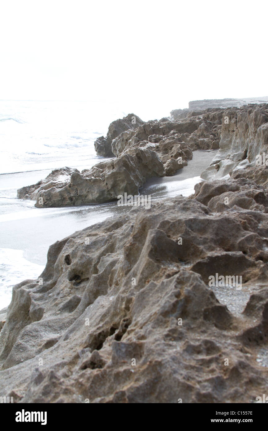 Rocky oceanside beach hi-res stock photography and images - Alamy
