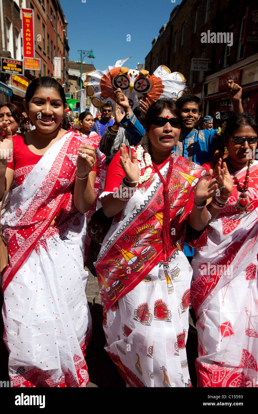 Female dancers in Baishakhi Mela Bangla festival in London's Brick Lane ...