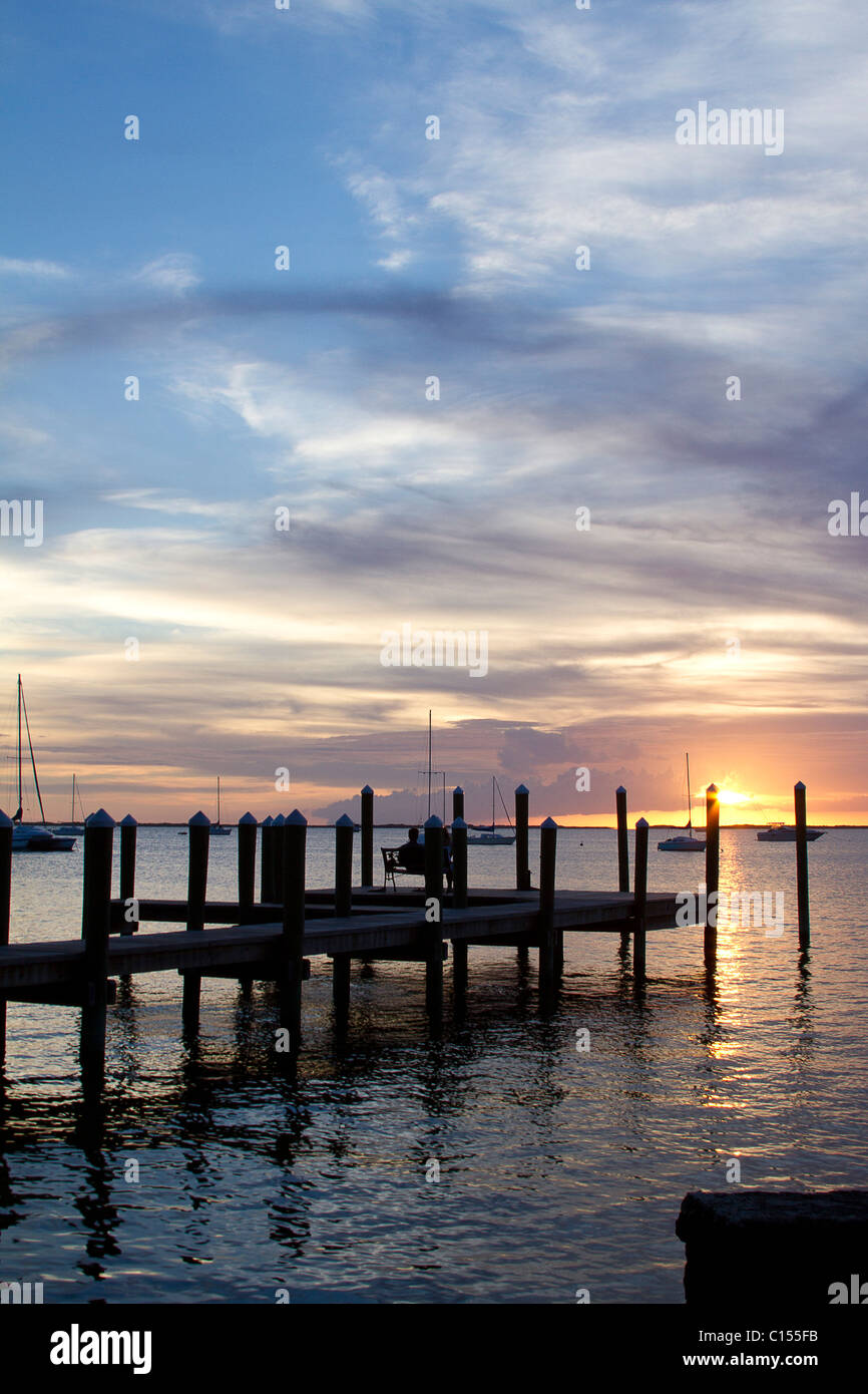 Dock and ocean hi-res stock photography and images - Alamy